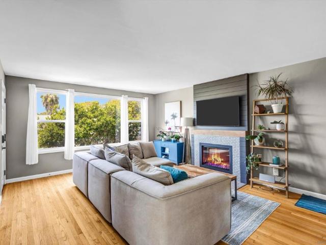 3511 Ben St
