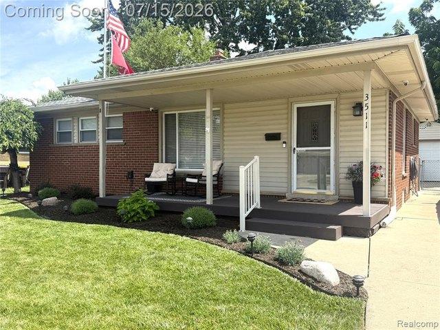 3511 Bridge St, Trenton, MI 48183