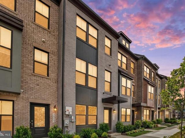 3511 Carnaby St, Hyattsville, MD 20782