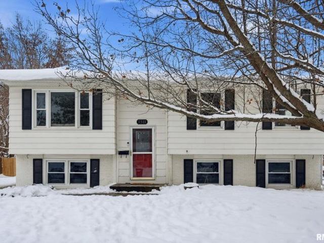 3511 Eldorado Dr, Bettendorf, IA 52722