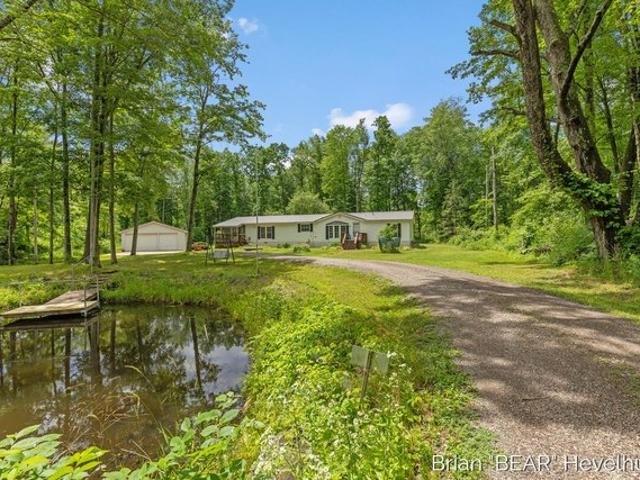 3511 Engle Rd, Middleville, MI 49333