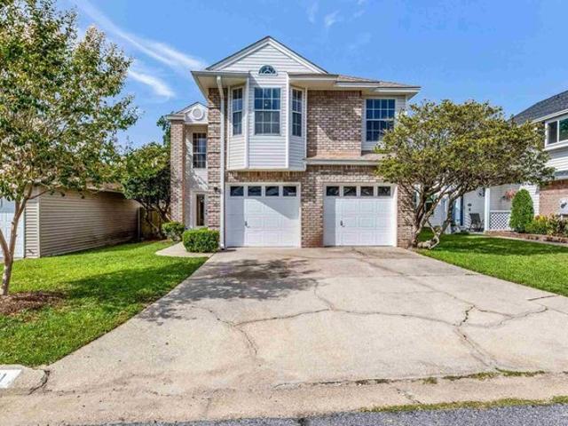 3511 Silvertree Ln, Pensacola, FL 32504