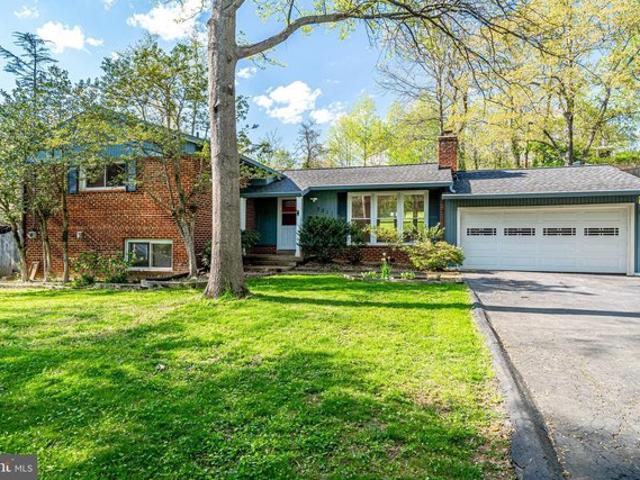 3511 Slade Run Dr, Falls Church, VA 22042