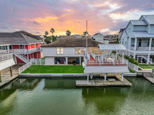 3512 Muscatee Cir, Galveston, TX 77554 | MLS #70324