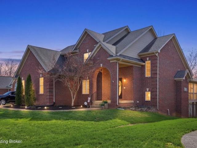 3512 Woodmont Park Ln, Louisville, KY 40245