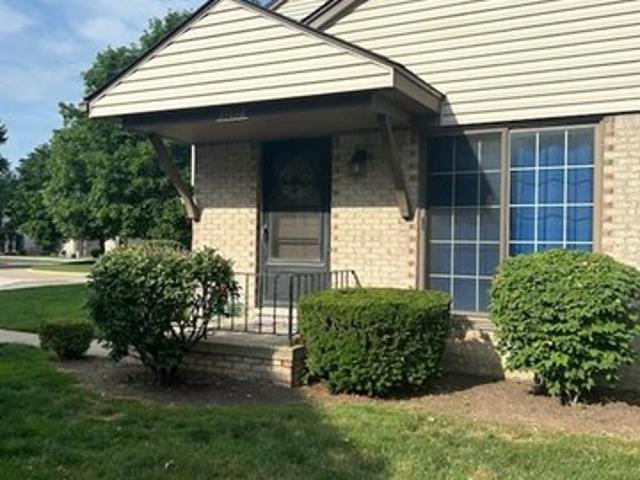35138 N Bay Cir, Harrison Township, MI 48045