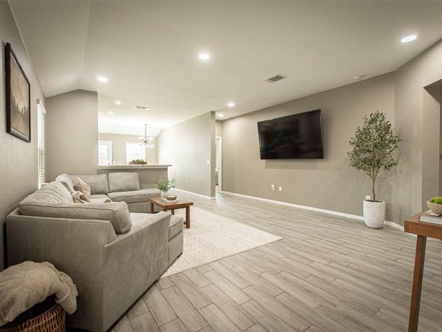 3513 Ortman Dr