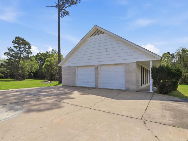 3513 E Bayou Dr, La Porte, TX 77571 | Compass