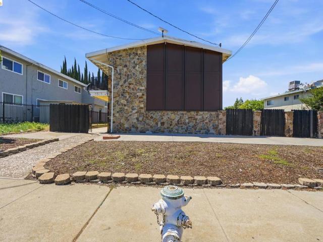 3513 Fairview