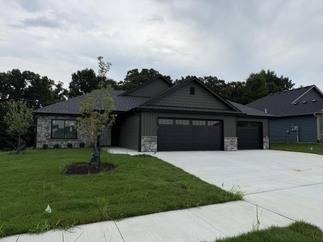 3513 jagged leaf dr