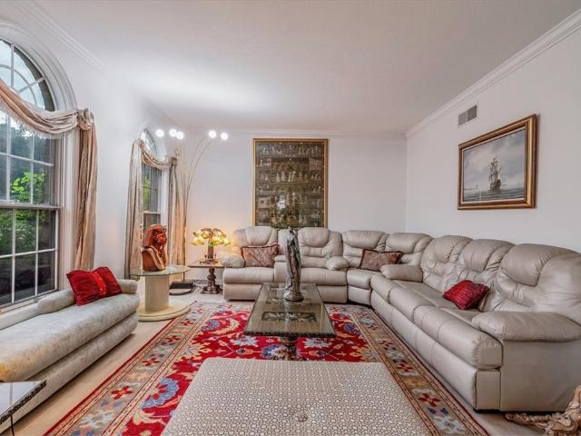 3513 Lashan Dr