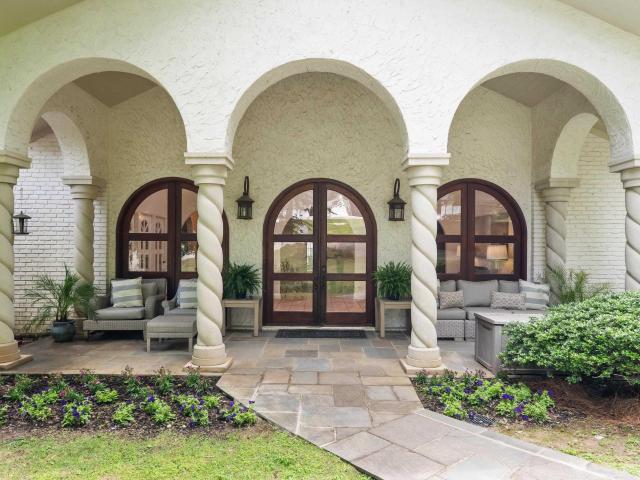 3513 S Woodridge Road