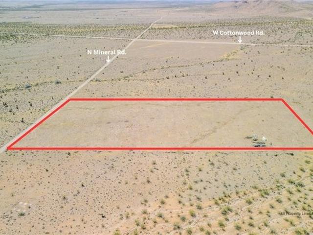 351 05 N Mineral Rd, Dolan Springs, AZ 86441