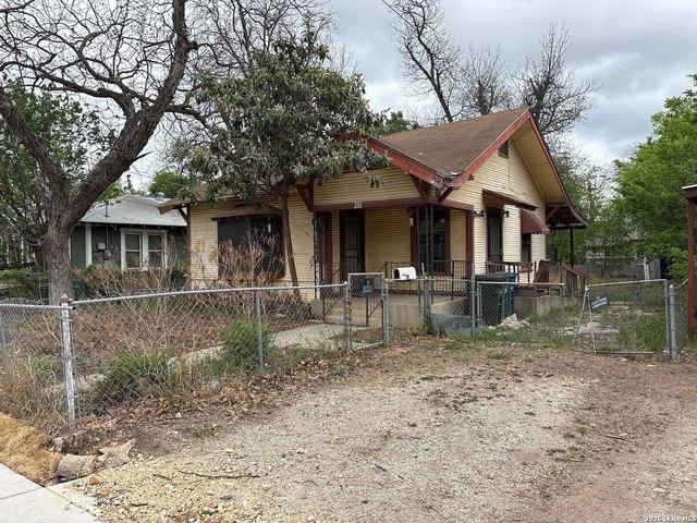 351 Barrett Pl, San Antonio, TX 78225