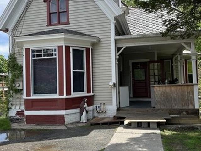 351 Bridge St, Northampton, MA 01060