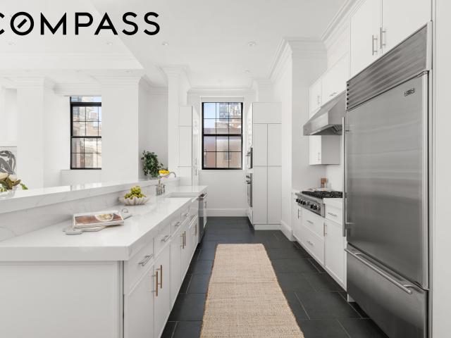 351 E 51st Street LOFT 5