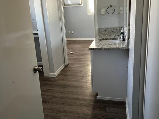 351 Overhill, Unit B