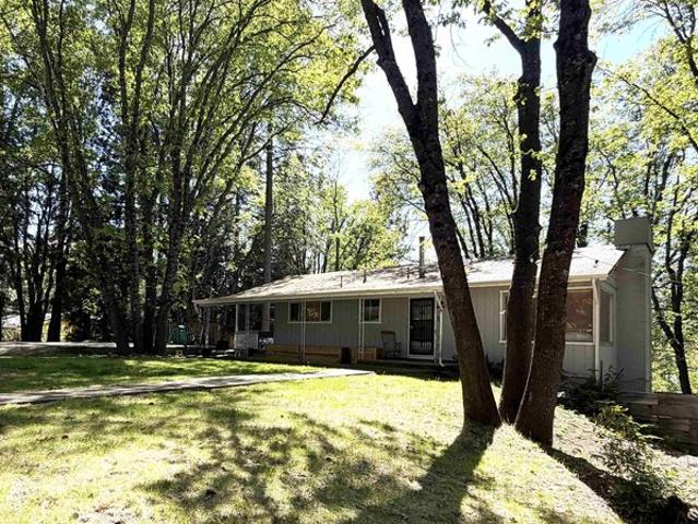 351 N Adams Dr, Mount Shasta, CA 96067
