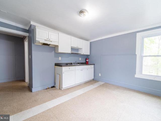 351 N Laurel Street # B