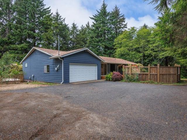 351 NE 57th St, Newport, OR 97365