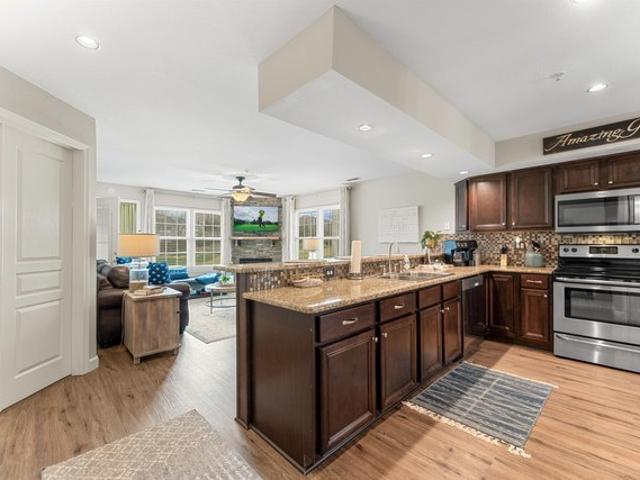 351 S Wildwood 4 Dr, Branson, MO 65616