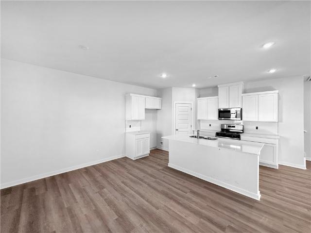 351 S Neon Avenue