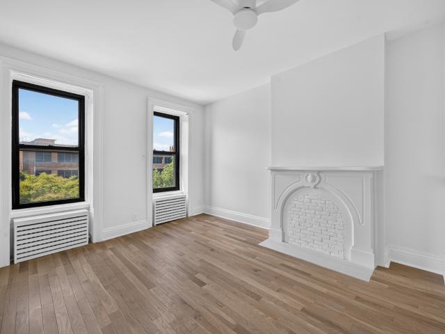 351 SMITH Street 3
