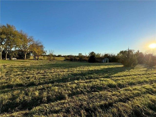 351 St, Paola, KS 66071
