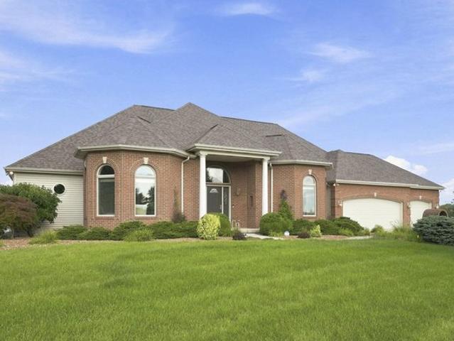 351 Stillwater Dr, Bluffton, IN 46714
