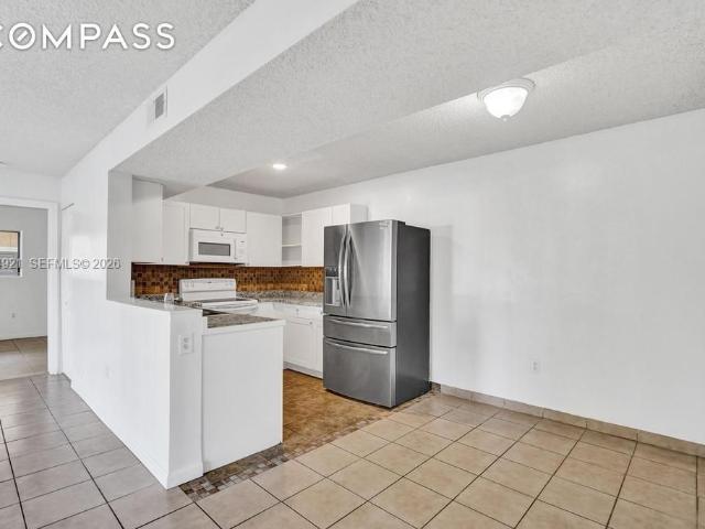 351 Palm Way 108, Pembroke Pines, FL