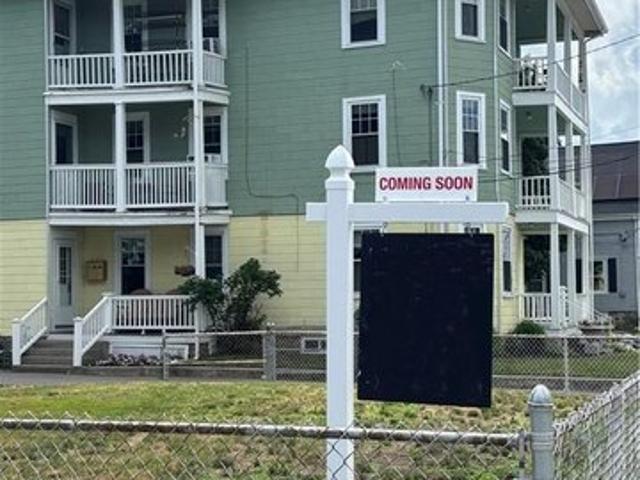 351 Robinson St, Woonsocket, RI 02895