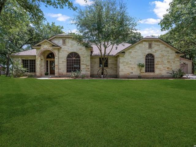 351 Rosewood Dr, La Vernia, TX 78121