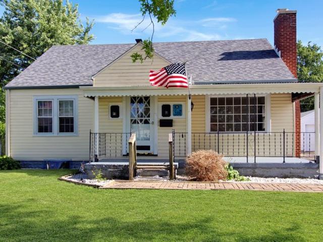 351 W 37th St, Anderson, IN 46013