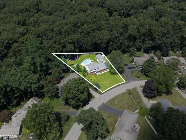 351 W Ridge Circle