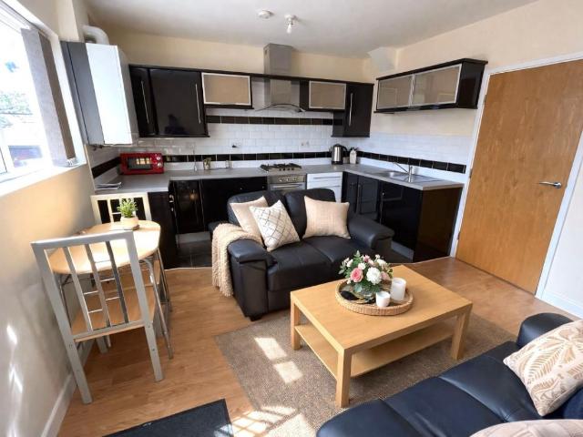 351a Glossop Road, 3 bedroom, Flat