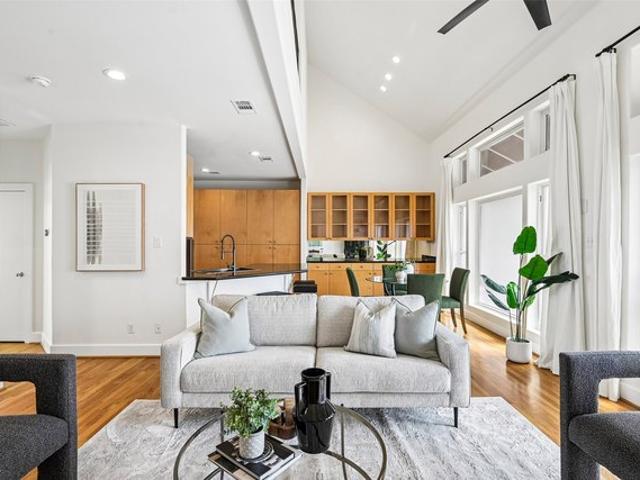 3524 Cedarplaza Ln, Dallas, TX 75209