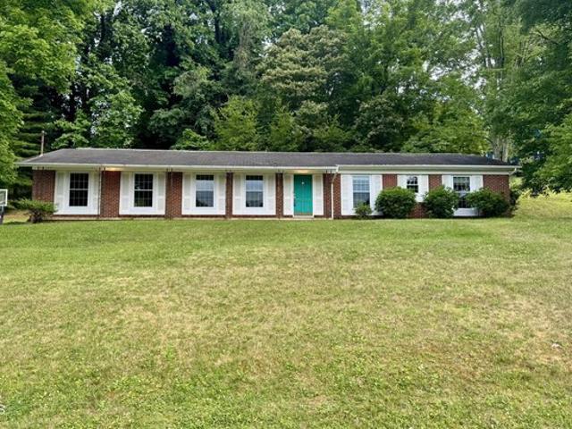 3524 Lakeshore Dr, Kingsport, TN 37663