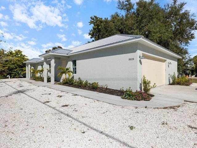 3525 McIntosh Rd, Sarasota, FL 34232
