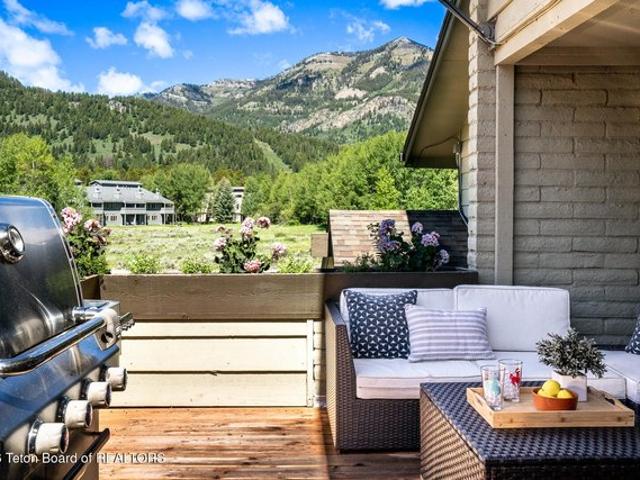 3525 N Lake Creek Dr Unit B, Wilson, WY 83014