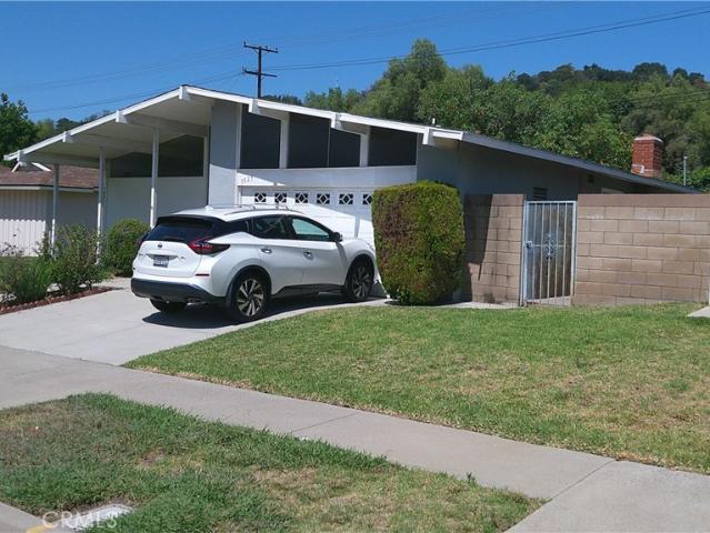 3525 Castle Rock