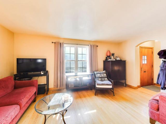 3525 Prairie Avenue