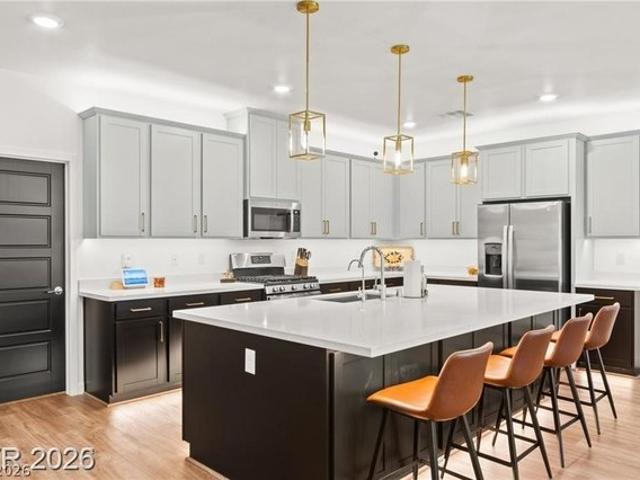 3525 Raina Ridge Ct, Las Vegas, NV 89121