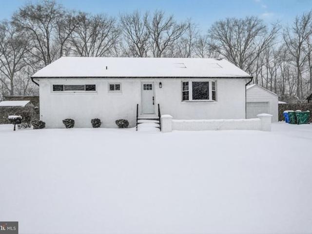 3525 Rockview Dr, Bristol, PA 19007