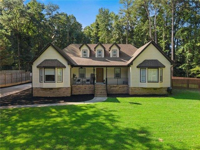 3525 Rock Falls Dr, Snellville, GA 30039