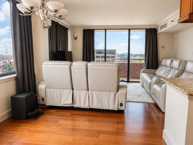 3525 Sage Road 904