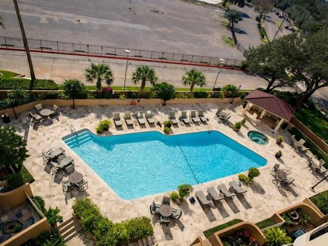 3525 Sage Rd Apt 718, Houston, TX 77056