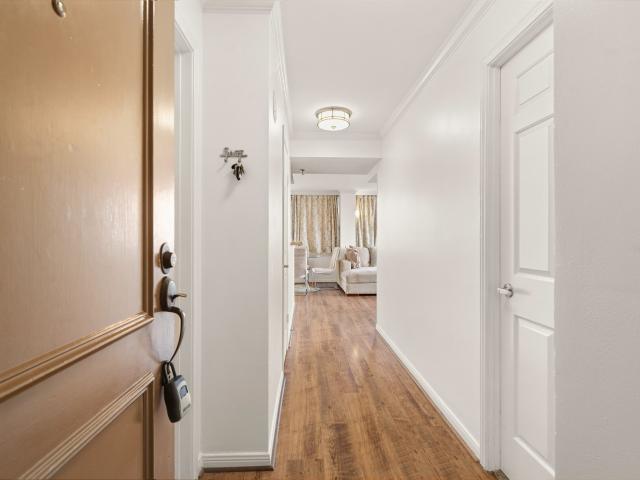 3525 Sage Rd, Unit 1204, Houston, TX 77056 | MLS #52418