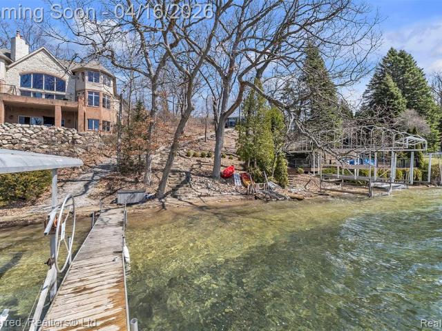 3525 Whitfield Drive