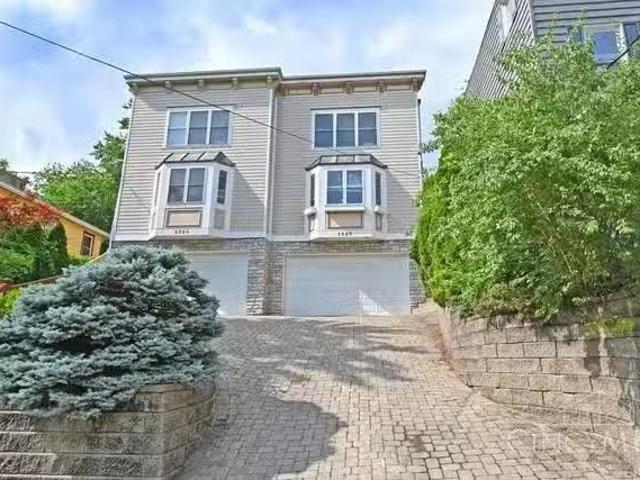 3526 Handman Avenue, Cincinnati, OH 45226