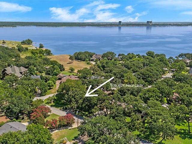3526 Lakeridge Dr, Grapevine, TX 76051